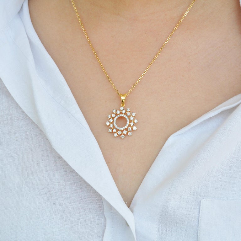 18 Karat Yellow Gold Round Diamond Scatter Pendant Necklace For Sale at ...