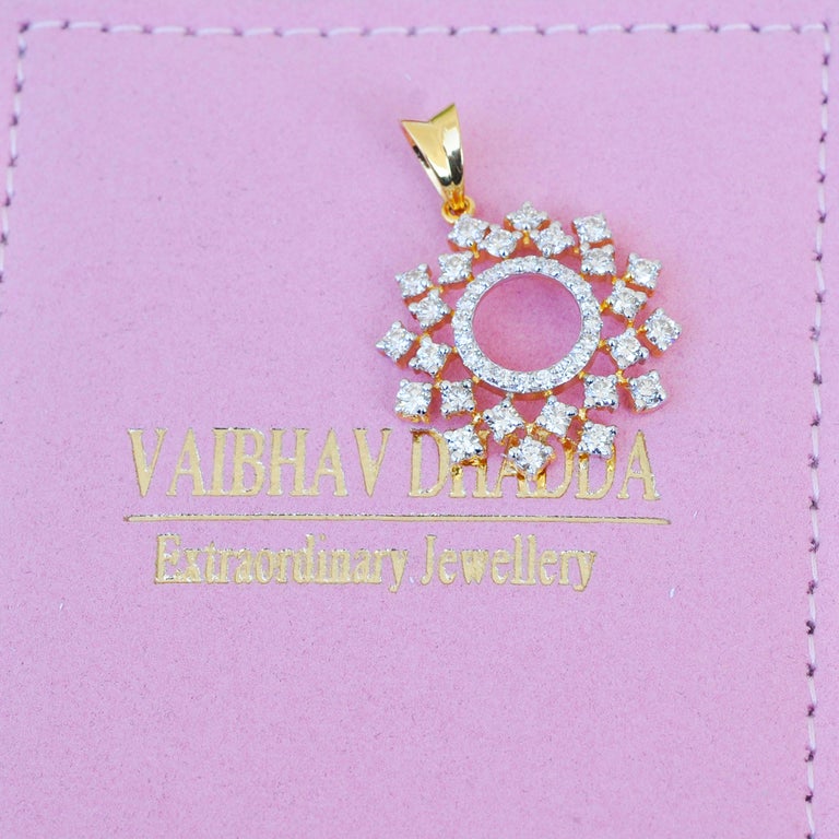 18 Karat Yellow Gold Round Diamond Scatter Pendant Necklace For Sale at ...