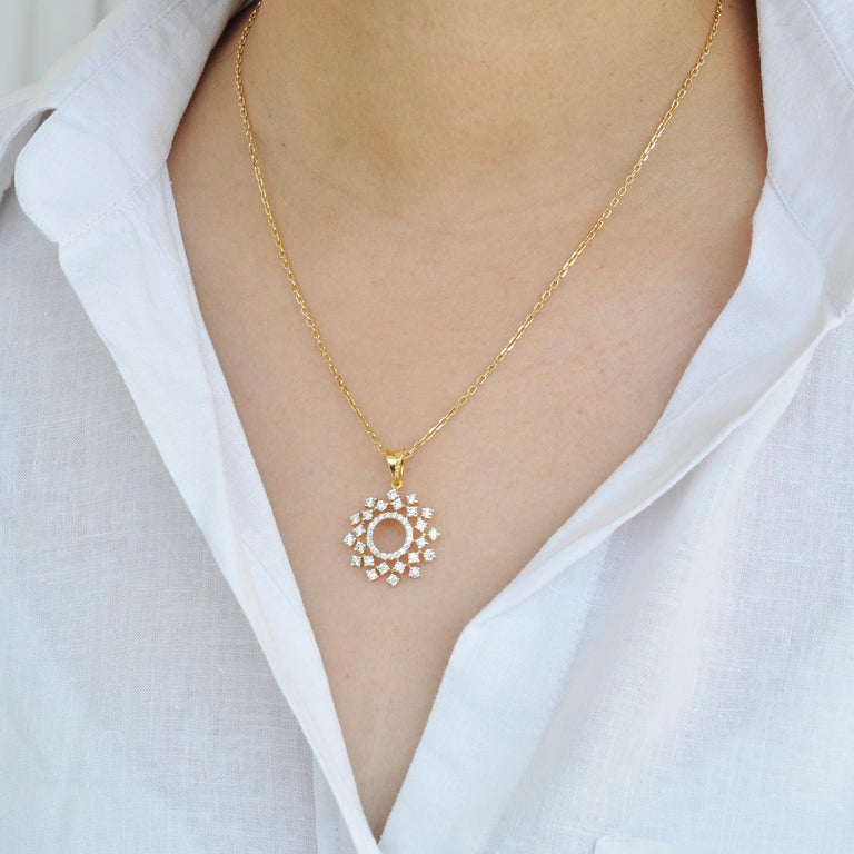 18 Karat Yellow Gold Round Diamond Scatter Pendant Necklace For Sale at ...