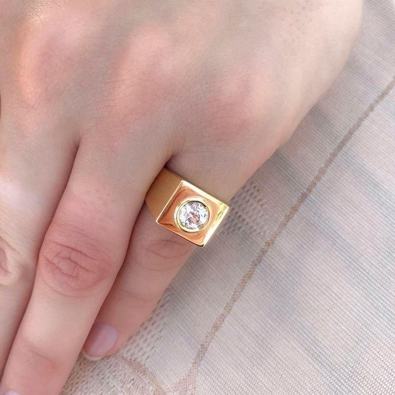 18 Karat Yellow Gold Signet Pinky Ring at 1stDibs | 18k gold pinky ring ...