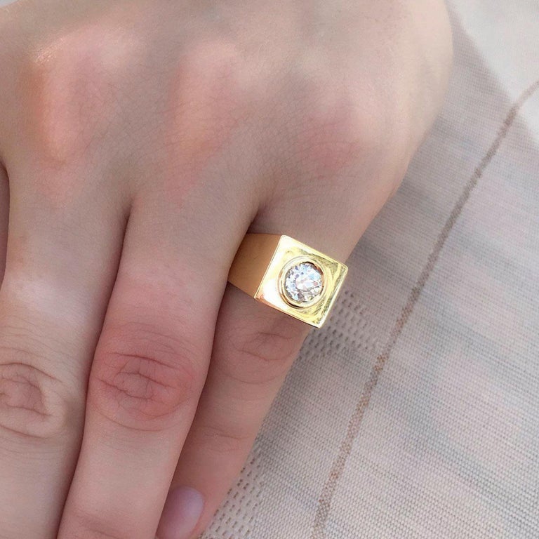18 Karat Yellow Gold Signet Pinky Ring at 1stDibs | 18k gold pinky ring ...