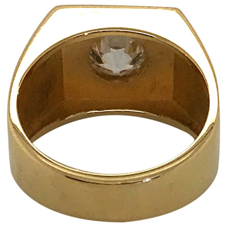 18 Karat Yellow Gold Signet Pinky Ring at 1stDibs | 18k gold pinky ring ...
