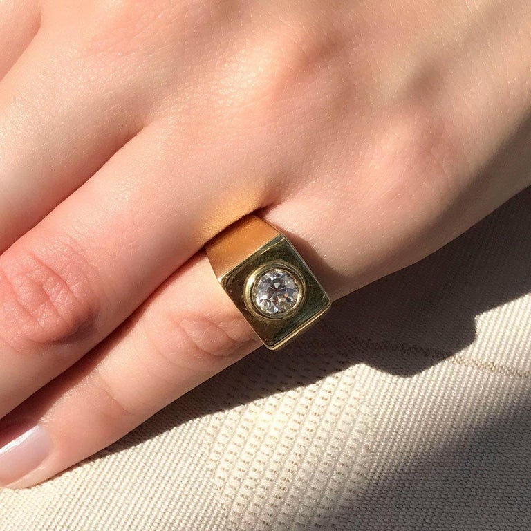 18 Karat Yellow Gold Signet Pinky Ring at 1stDibs | 18k gold pinky ring ...