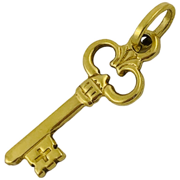 18 Karat Yellow Gold Skeleton Key Charm Pendant at 1stDibs