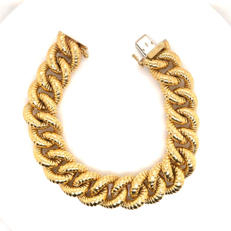18 Karat Yellow Gold Textured Link Bracelet 34.9 Grams For Sale at 1stDibs
