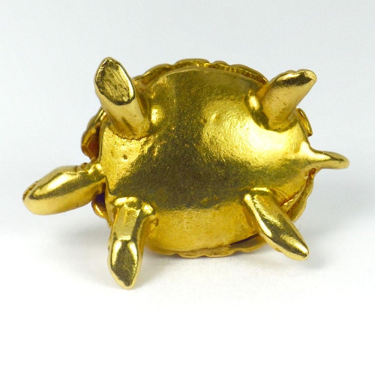 18 Karat Yellow Gold Tortoise Turtle Charm Pendant For Sale at 1stDibs