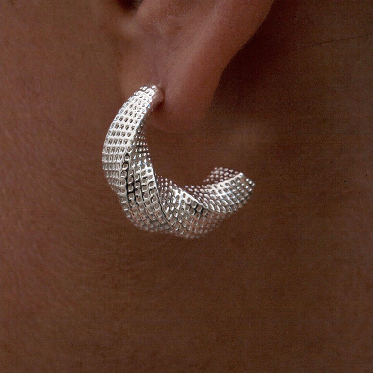 18 Karat Yellow Gold Unique Mobius Earrings 360 Degrees Twist For Sale ...