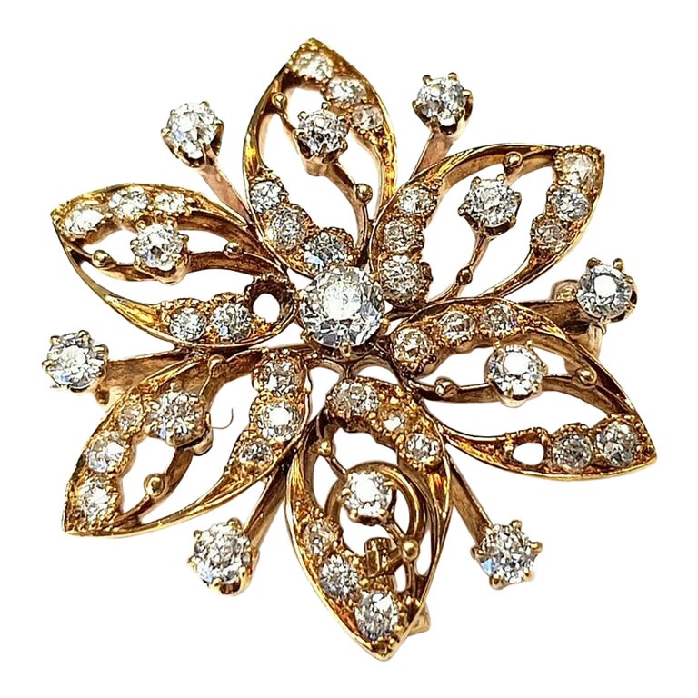 18 Karat Yellow Gold Vintage Brooch with Many Diamonds at 1stDibs
