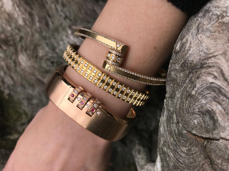 18 Karat Yellow Gold White Diamond Double Carousel Bracelet For Sale at ...