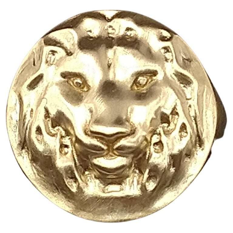Customizable 18 Karat Yellow Gold Womens Leo Lion Ring For Sale at 1stDibs