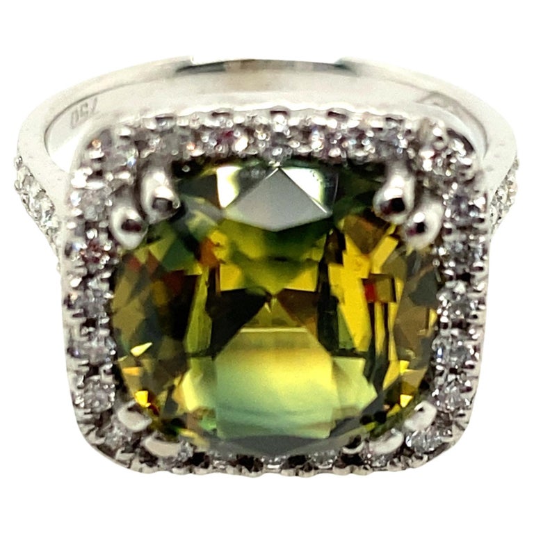 18 Karats White Gold 4.56 Carats Parti Sapphire Diamond Cluster Ring ...