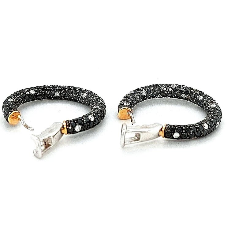 18kt Gold Loop Earrings, 0,78ct White Diamonds, 7,14ct Black Diamonds ...