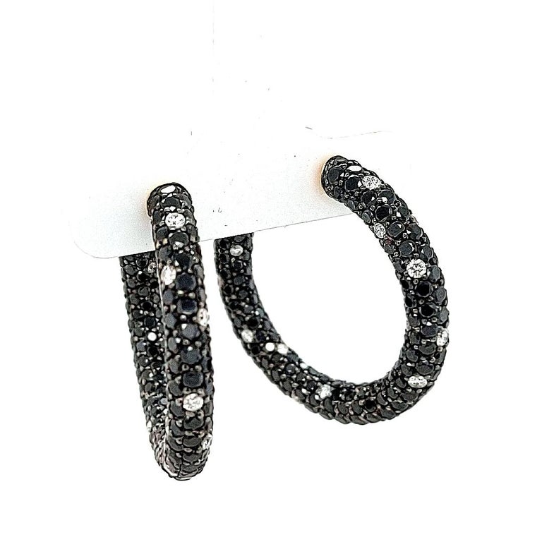 18kt Gold Loop Earrings, 0,78ct White Diamonds, 7,14ct Black Diamonds ...