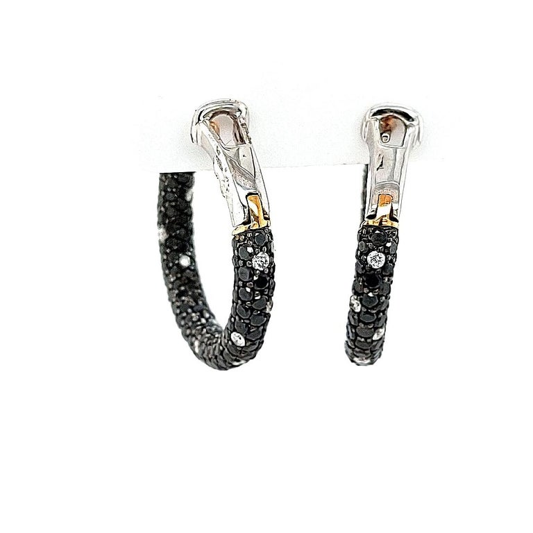 18kt Gold Loop Earrings, 0,78ct White Diamonds, 7,14ct Black Diamonds ...