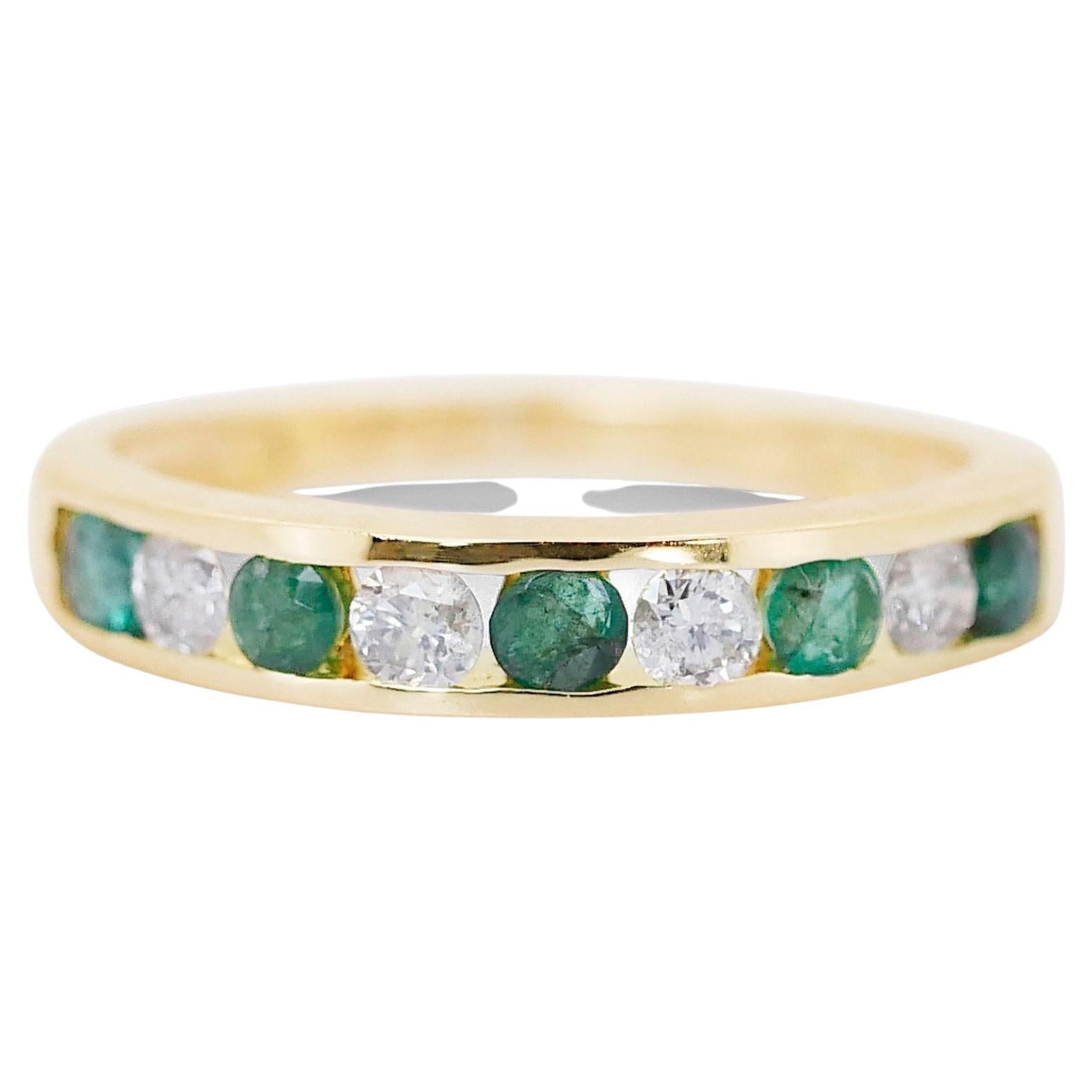 18 kt. Gold Ring with 0.75 ct Total Natural Emerald and Natural Diamond ...