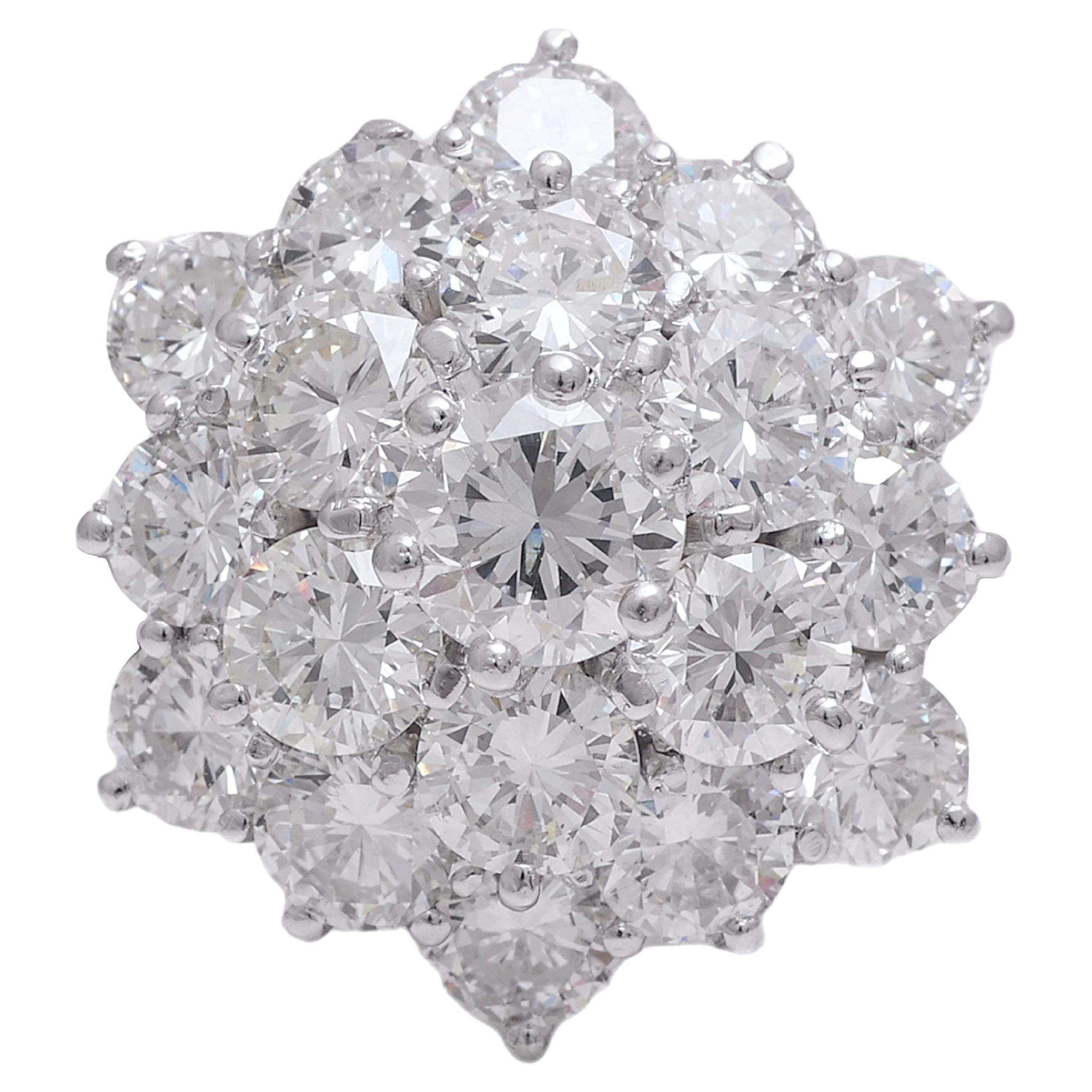 18 kt. White Gold Flower Ring with 5.73 Brilliant Cut Diamonds For Sale ...