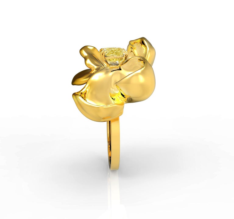 18 Karat Yellow Gold Magnolia Ring with GIA Certified 1.1 Carat Yellow ...