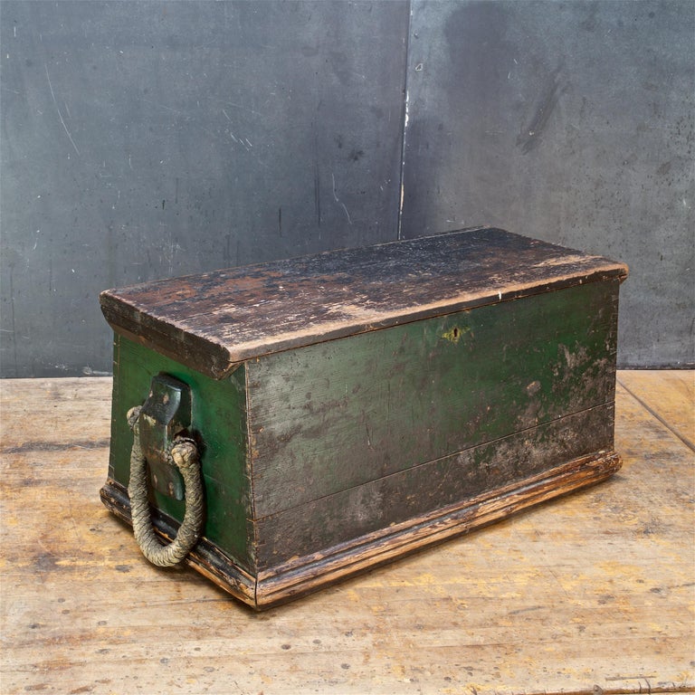 1800s British Sailors Sea Chest Trunk Painted Whaling Scene Flags Rope ...