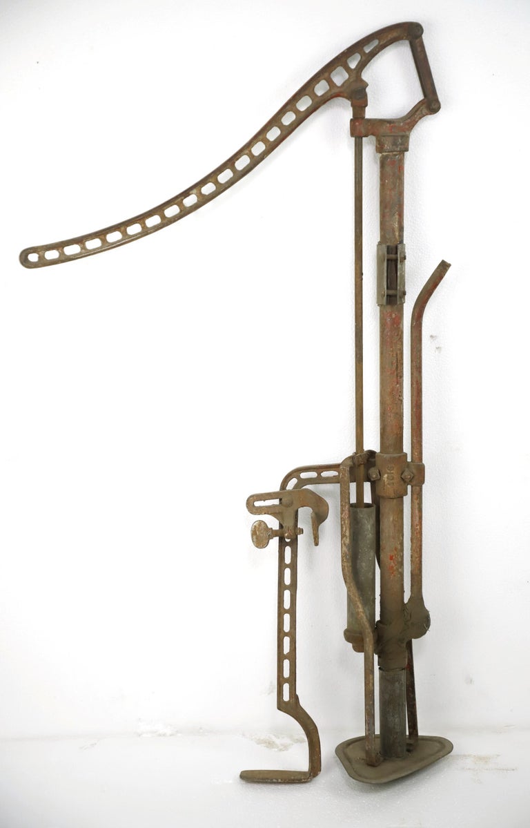 1800s Cast Iron Farm Well Hand Pump with Handle Piston For Sale at 1stDibs