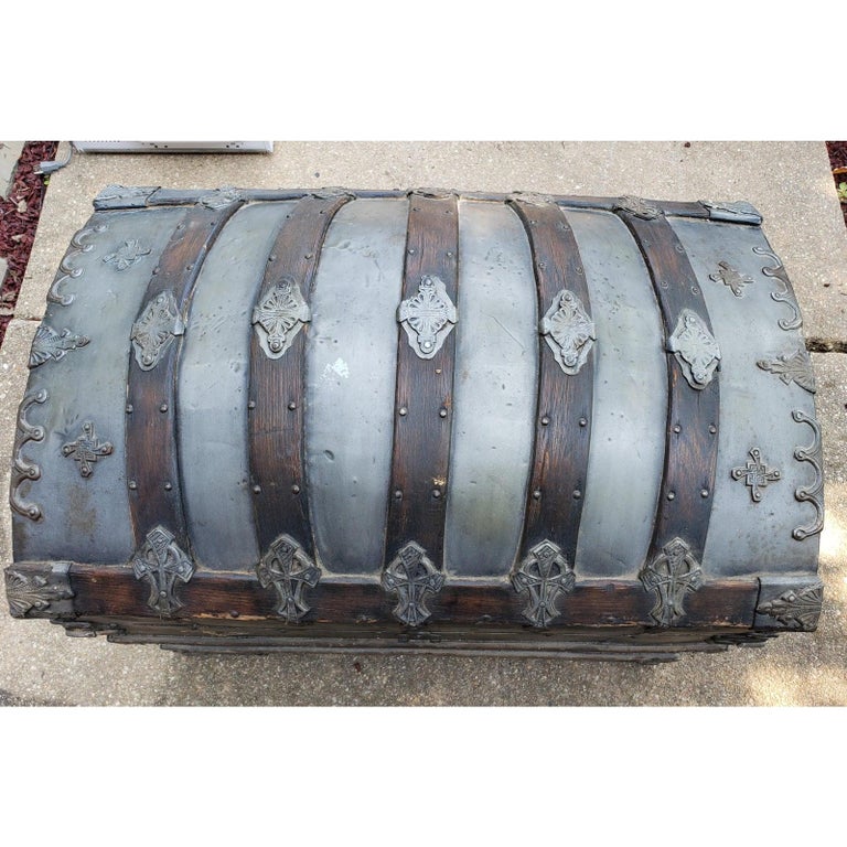 1800s Dome Top Camel Back Ornate Steamers Trunk For Sale at 1stDibs ...