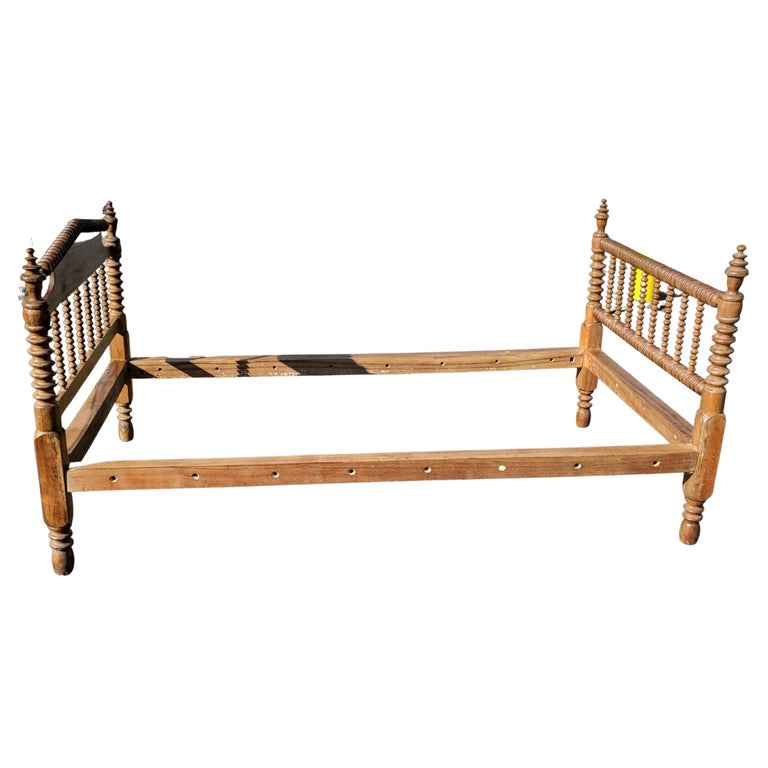 1800s Pine Spool Twin Size Bed at 1stDibs | antique spool bed, twin ...