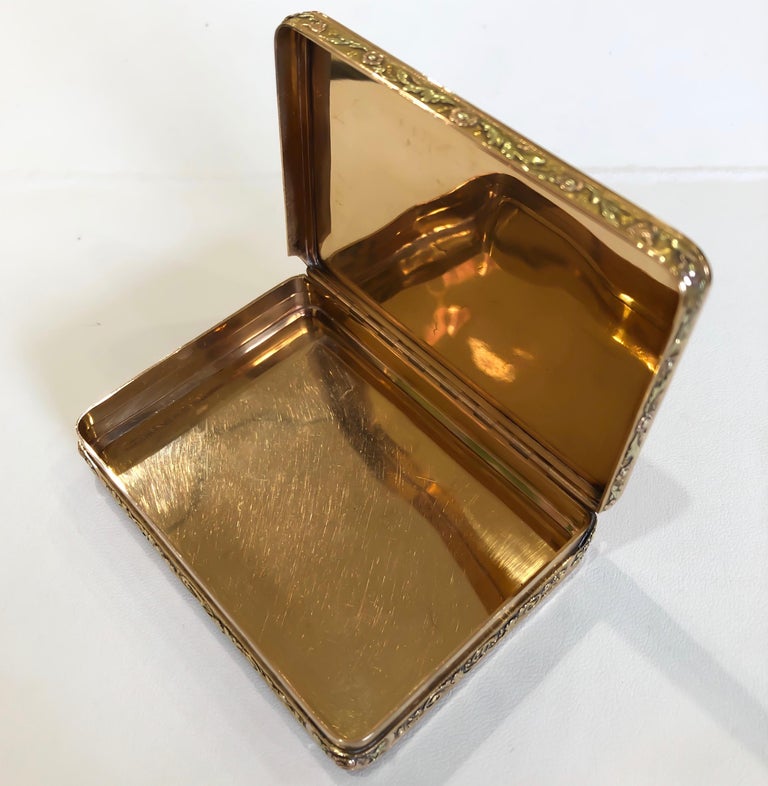 1820s 18 Karat Tri-Color Russian Snuff Box For Sale at 1stDibs