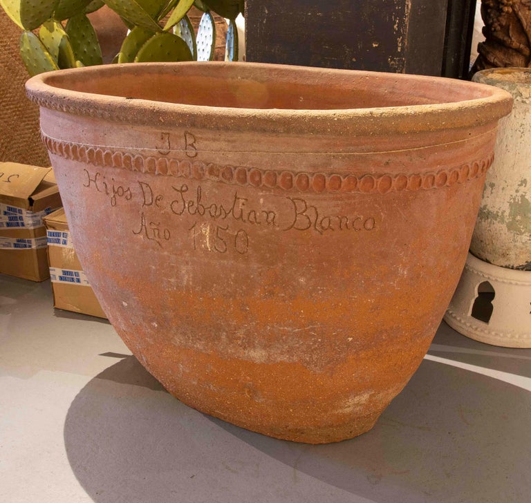 1850s Arabic Oval-Shaped Ceramic Bath in Reddish Colour For Sale at 1stDibs