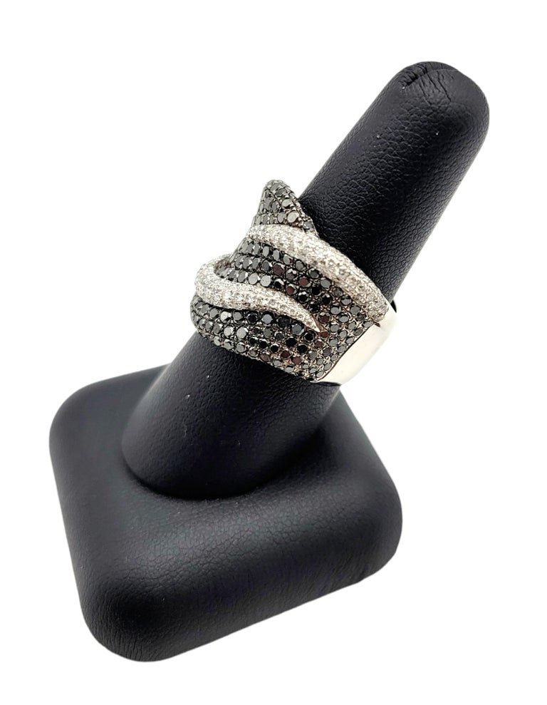 1.86 Carats Total Black and White Pave Diamond Wave Wide Band Ring in White Gold For Sale at 1stDibs