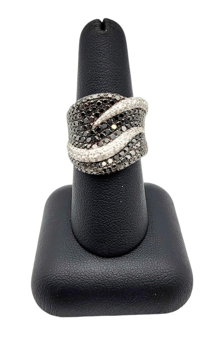 1.86 Carats Total Black and White Pave Diamond Wave Wide Band Ring in White Gold For Sale at 1stDibs