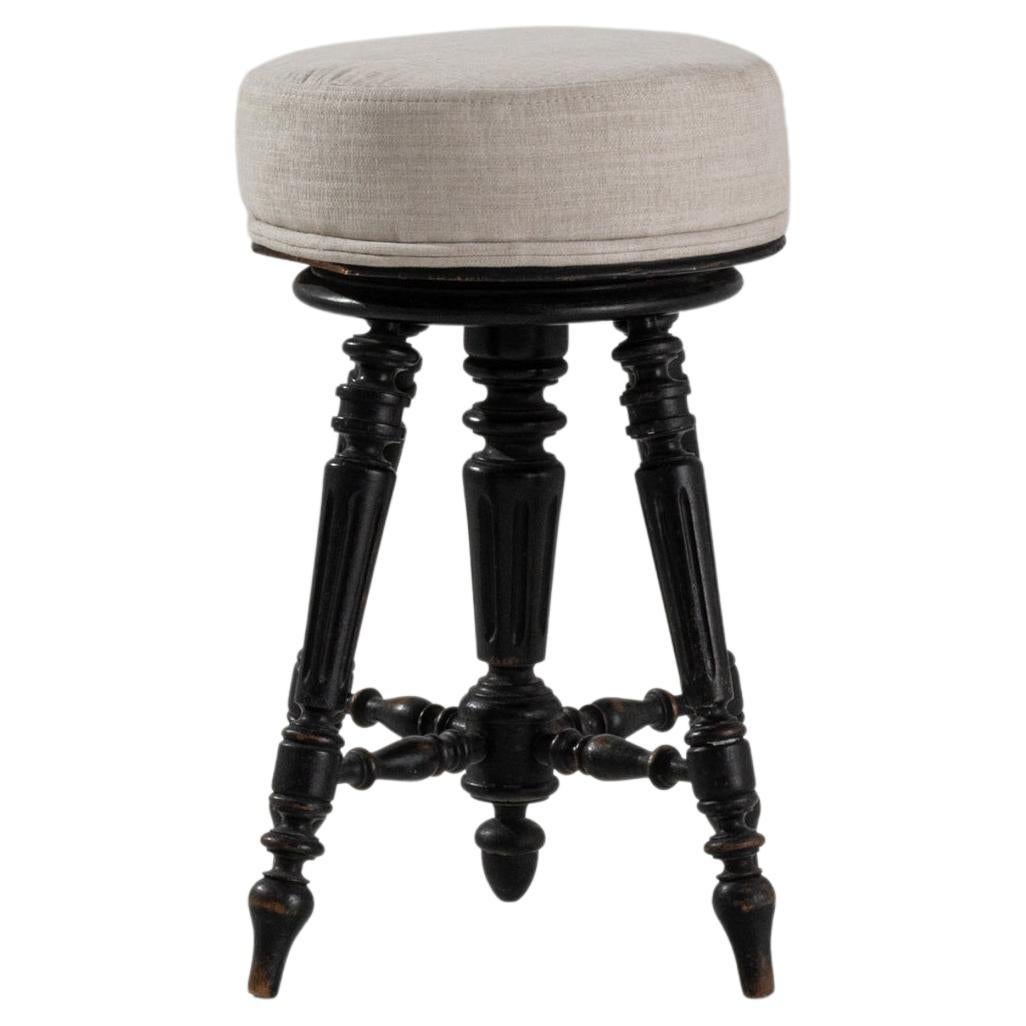 Tabouret en bois de hêtre de la méditation française Shoggi d'Alain ...