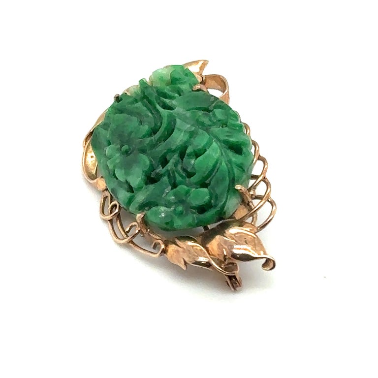 1890s Victorian Carved Green Jade Brooch with Leaf Design in 14 Karat ...