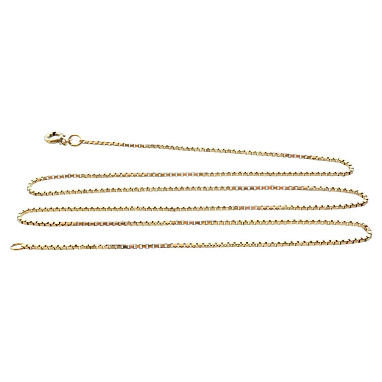 18ct Gold Box Chain For Sale at 1stDibs