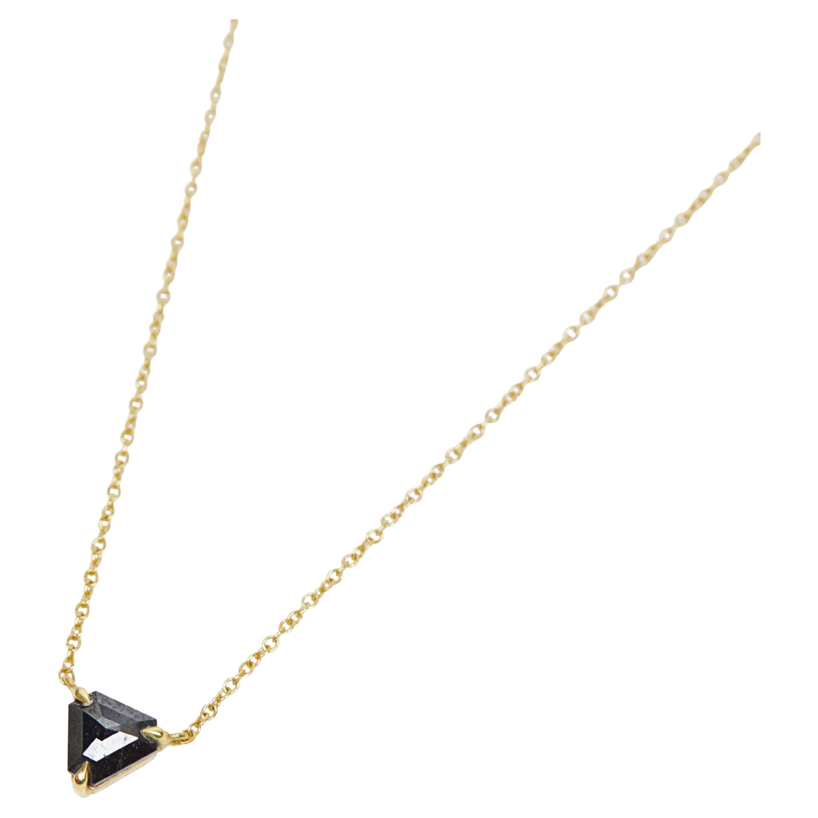 18ct Gold Geometric Triangular Diamond Necklace For Sale at 1stDibs