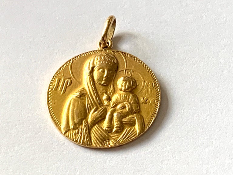 18ct Gold Virgin Mary Pendant Era, 1970s For Sale at 1stDibs