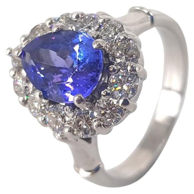 18ct Tanzanite and Diamond Ring For Sale at 1stDibs