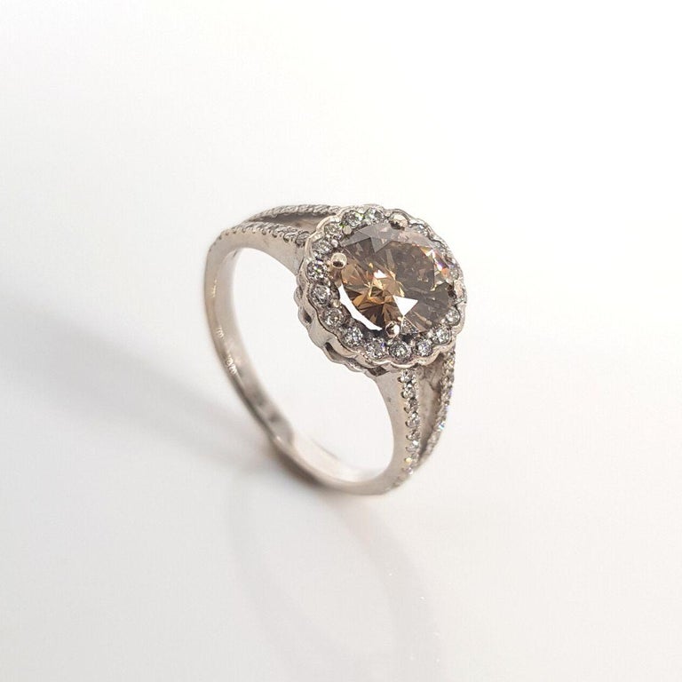 18ct White Cognac Diamond Ring For Sale at 1stDibs