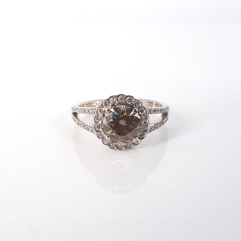 18ct White Cognac Diamond Ring For Sale at 1stDibs
