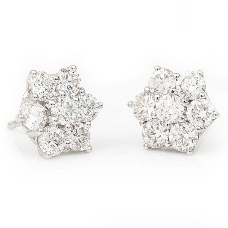 18ct White Gold 2.65ct Brilliant Cut Diamond Daisy Cluster Earrings For Sale at 1stDibs