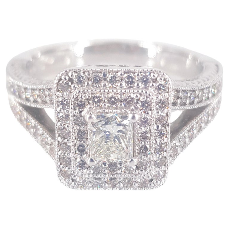 18ct White Gold Diamond Ring For Sale at 1stDibs