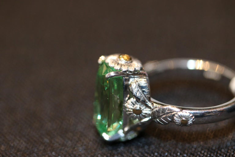 18ct White Gold Merelani Mint Green Garnet And Yellow Sapphire Daisy Tryst Ring For Sale At