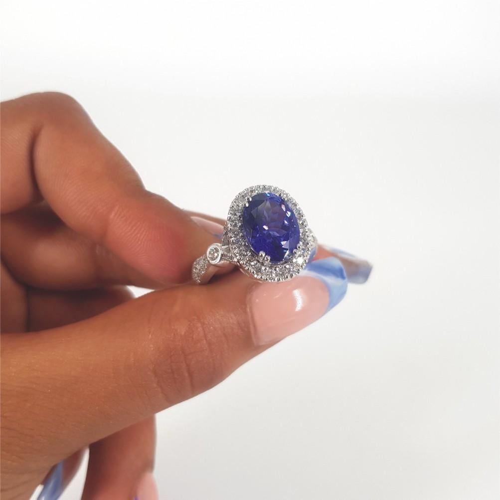 18ct White Gold Tanzanite and Diamond Necklace, Ring and Earrings Set ...