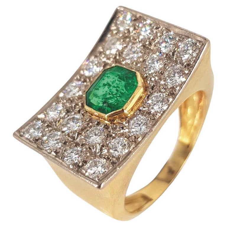 18CT Yellow Gold Emerald and Diamond Ring For Sale at 1stDibs
