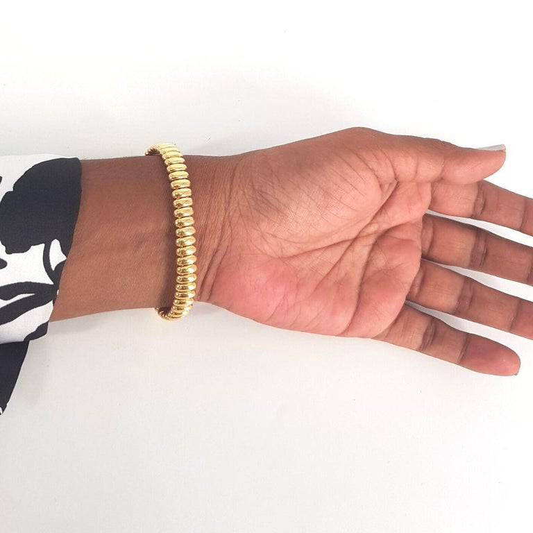 18ct Yellow Gold Stretch Bracelet For Sale at 1stDibs