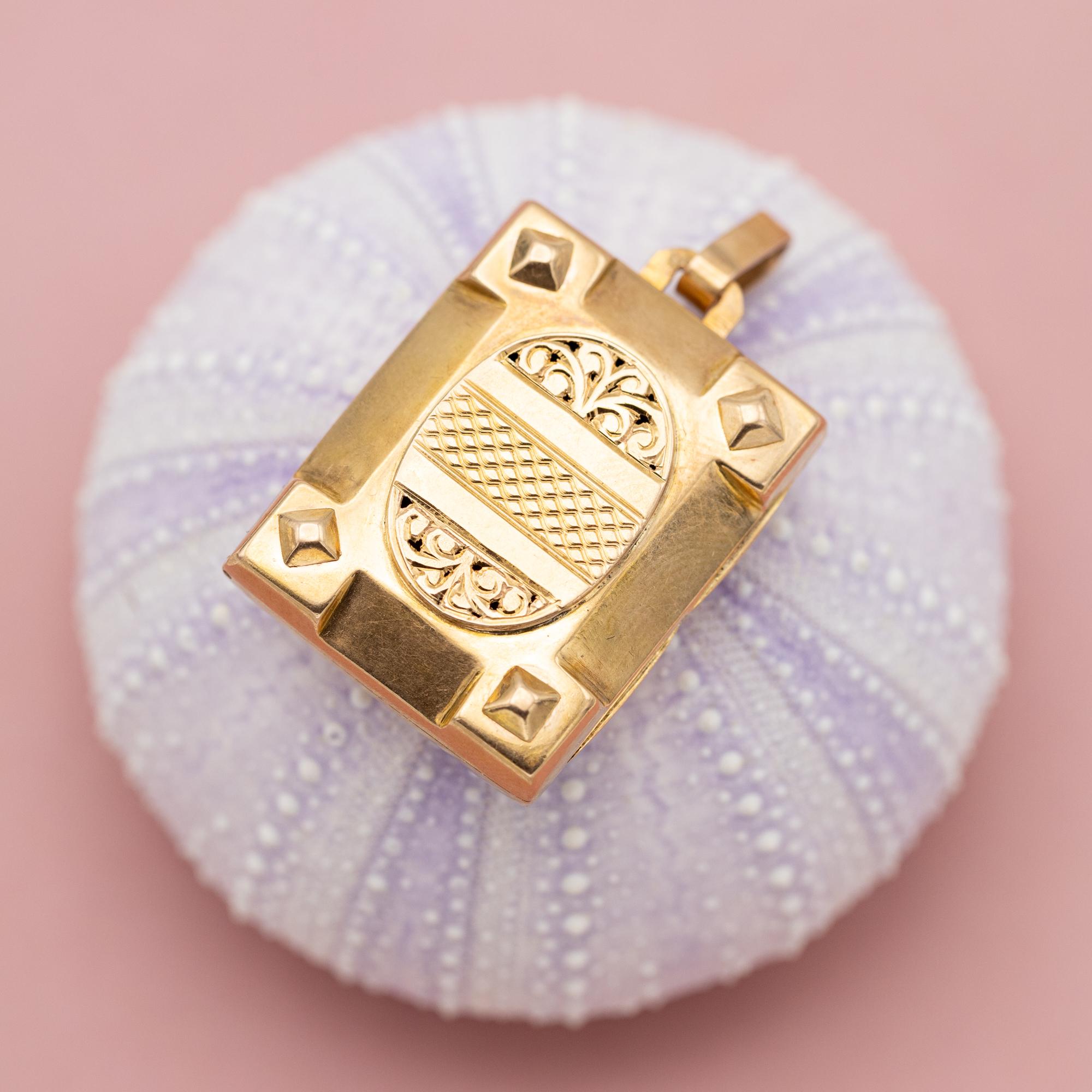 18k Antique squared photo locket - antique pendant - 18 Karat solid ...
