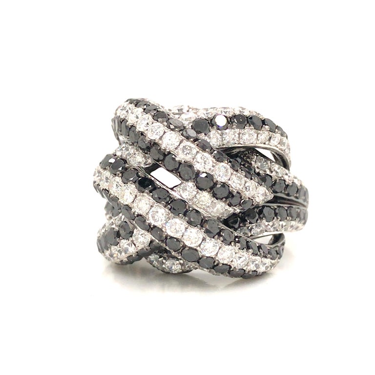 18K Black and White Diamond Twist Band White Gold at 1stDibs