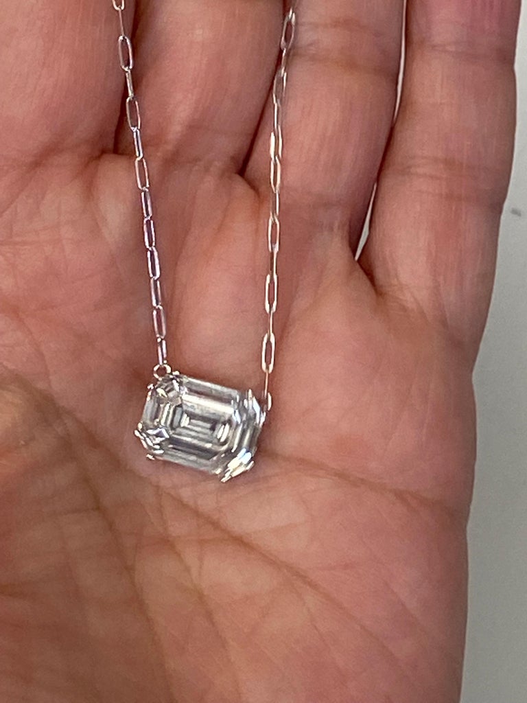18K Emerald Cut Pendant 3 Carats For Sale at 1stDibs