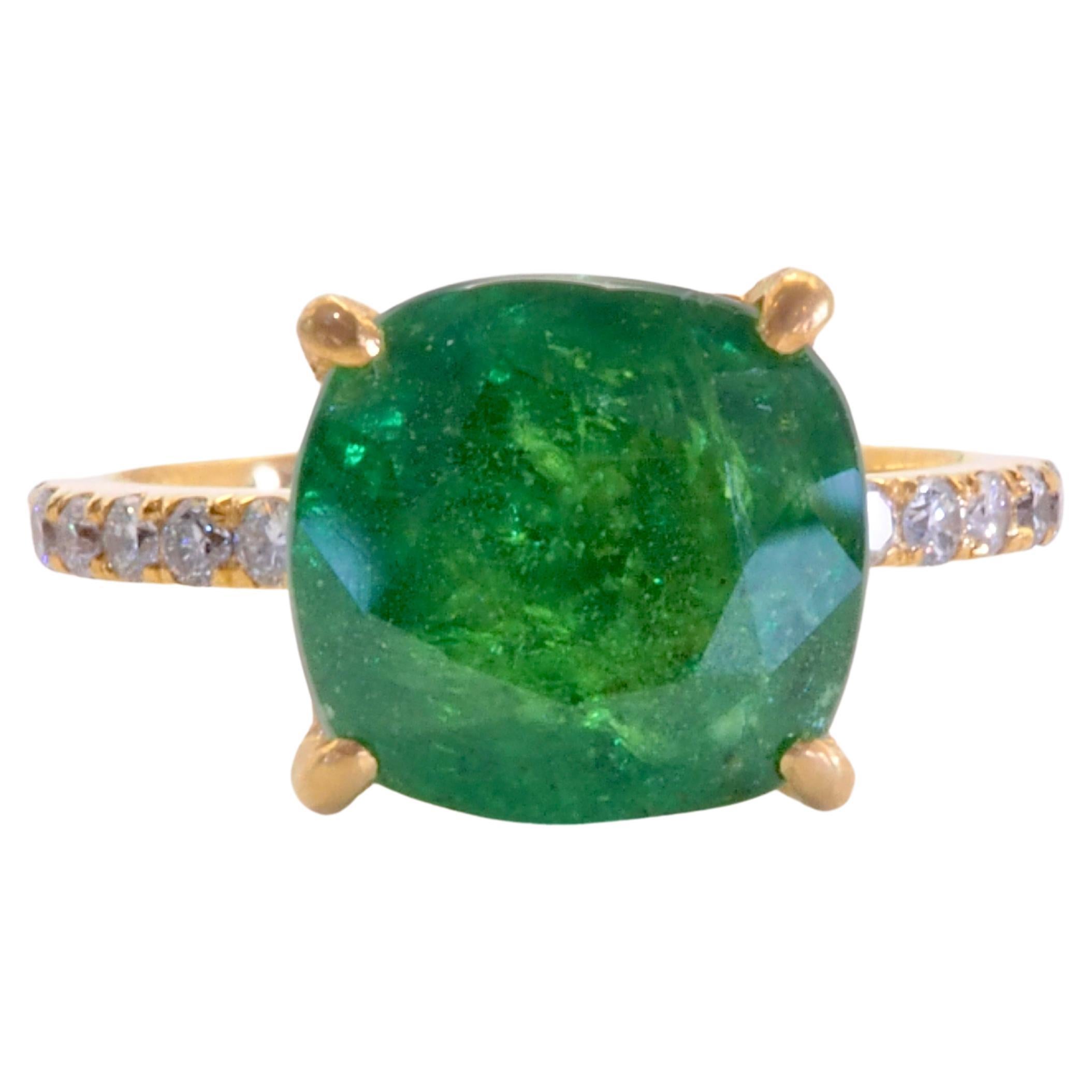 18K Gold 5.45ct Vivid Green Tsavorite and 0.28ct Diamond Cocktail Ring ...