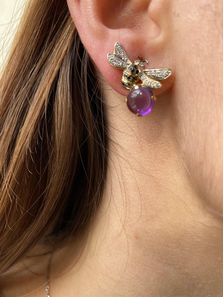 18k Gold Amethyst 0.34 Karat White and Black Diamond Bees Stud Modern Earrings For Sale at 1stDibs