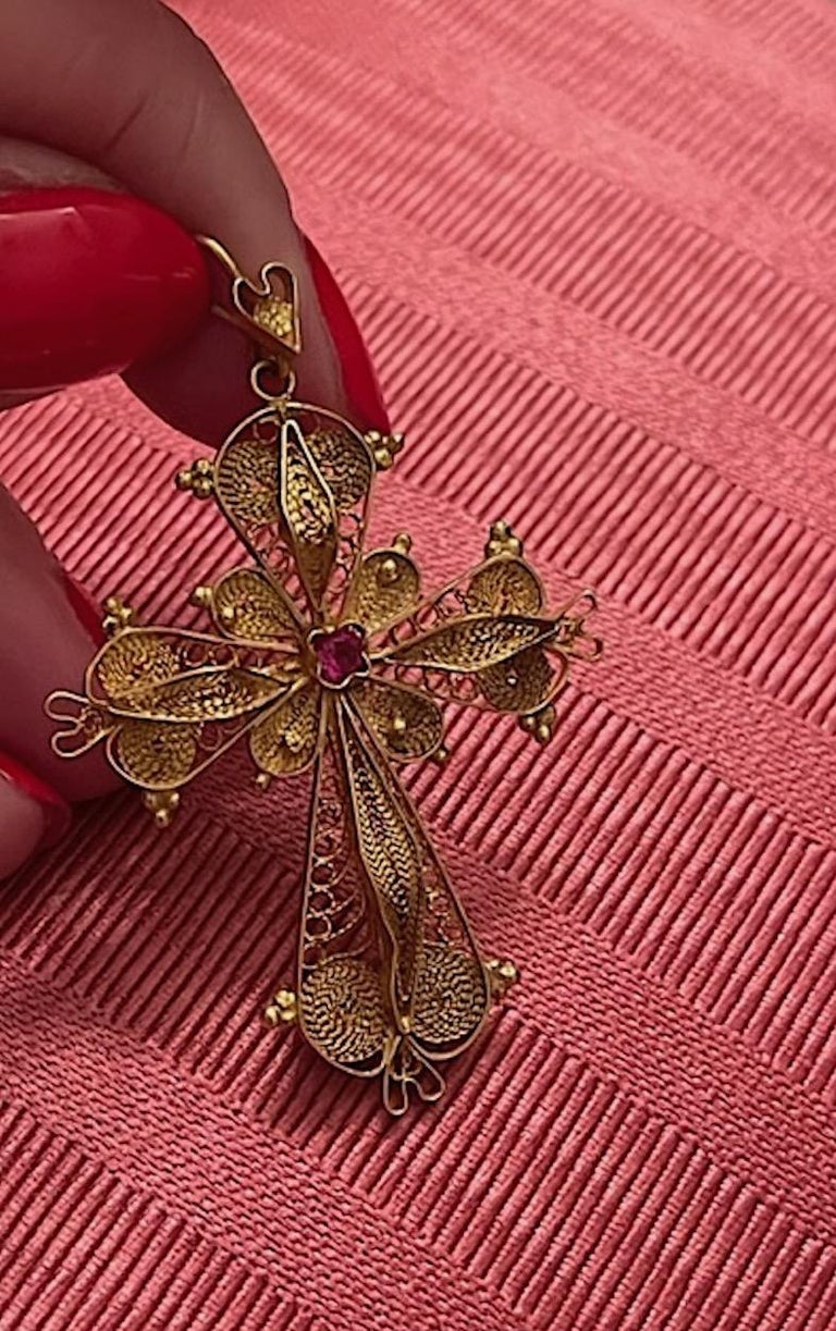18k Gold and Ruby Vintage Filigree Large Cross Pendant For Sale at 1stDibs