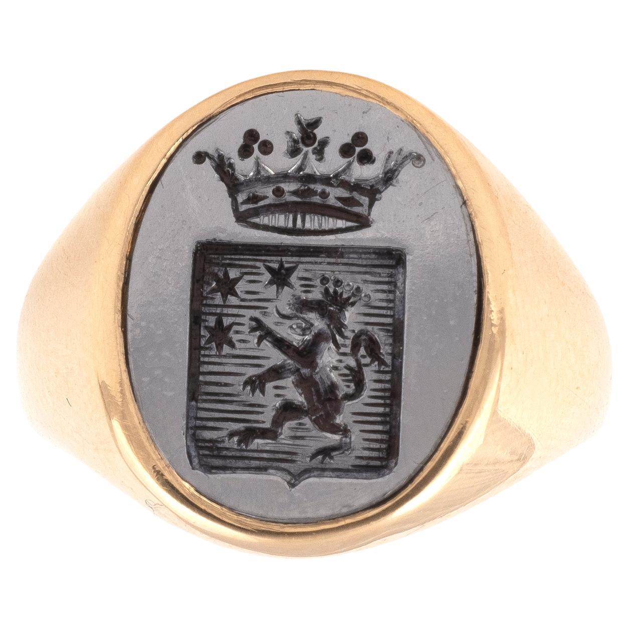 1780s French Carnelian Gold Family Crest Intaglio Ring at 1stDibs